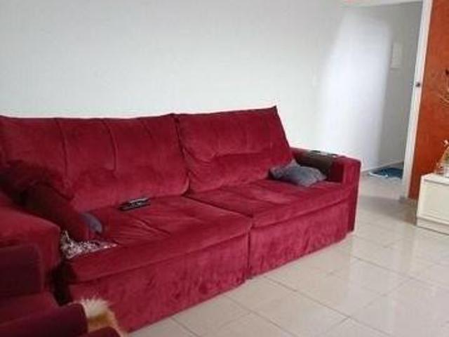 Sobrado á venda no Jardim Record com 130m² 2 dormitórios 2 banheiros 2 vagas