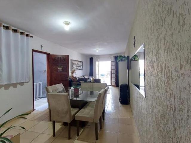Sobrado à venda no Jardim Suína, Taboão da Serra 105m² com suíte e 2 vagas
