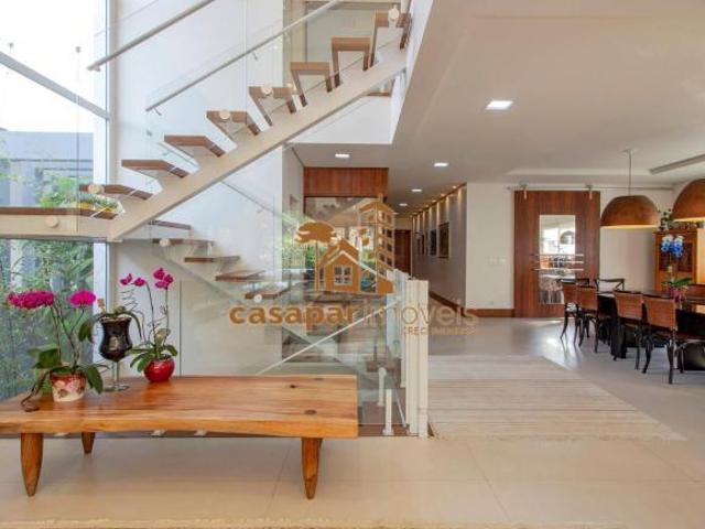Sobrado à Venda no Jardim São Caetano com 550m², 4 Quartos e 5 Vagas