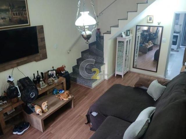 Sobrado á venda no Jardim São Paulo, 3 quartos, 4 vagas de garagem