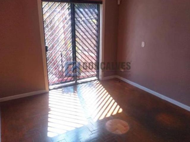 Sobrado à venda no Jardim, Santo André – 3 quartos, área de 191 m² construída
