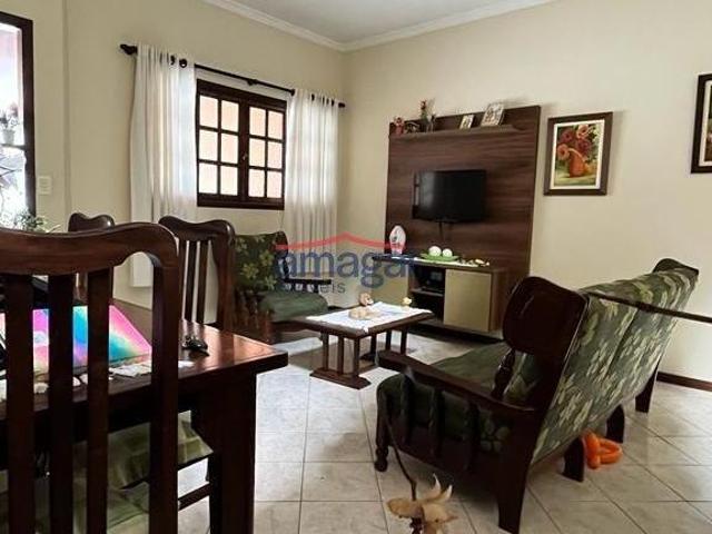 Sobrado à venda no Jardim Satélite 4 quartos com suite