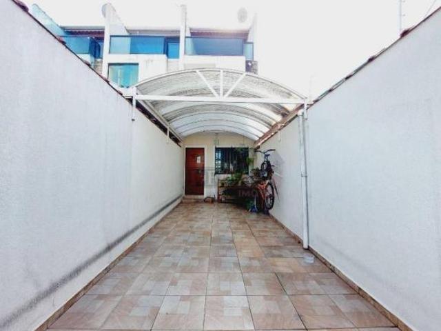 Sobrado à Venda no Jardim Três Marias. Terraço c/ Churrasqueira, 3 Suítes com sacada, 2 Vagas de gar
