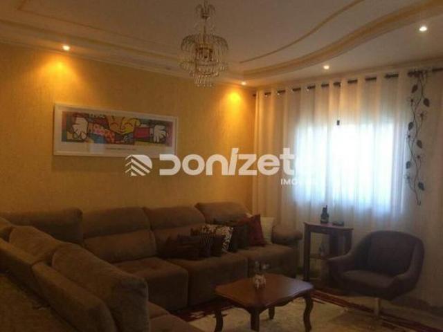 Sobrado à venda no Jardim Utinga, Santo André | 3 Dormitórios 1 Suíte, 4 Vagas — R$ 850.000