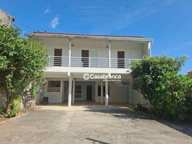 Sobrado à venda no Jd. Astro excelente localização, 180 m² com 3 dormitórios com sacada, copa cozinh