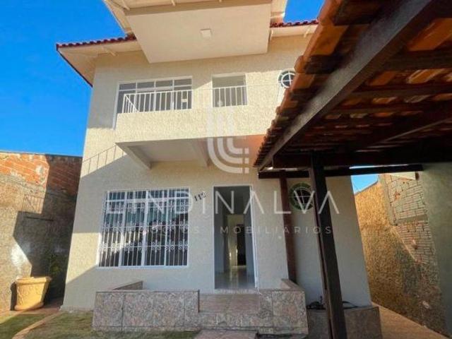 Sobrado à venda no Jd. Belvedere com 2 suítes e energia solar