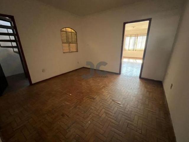SOBRADO A VENDA NO JD OLIMPICO 3 QUARTOS SENDO 1 SUITE COM CLOSET R$450.000,00