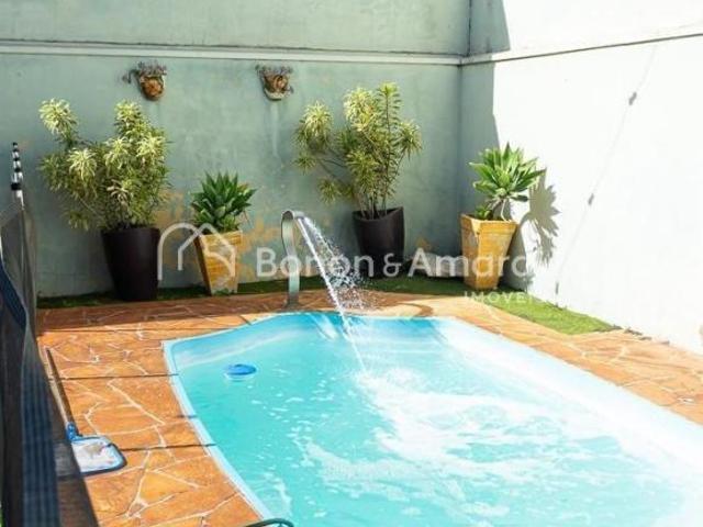 Sobrado com piscina à venda no Okinawa
