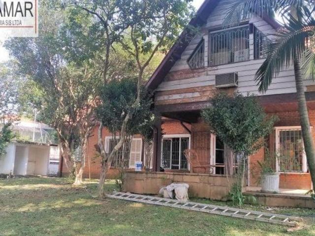 Sobrado à venda no Morumbi com 3 quartos e 3 vagas