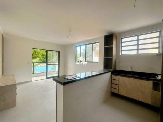 Sobrado à venda no Marapé em Santos
