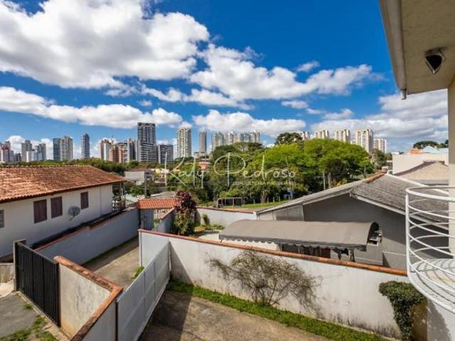 Sobrado à venda no melhor do Ecoville – conforto, espaço e vista privilegiada!