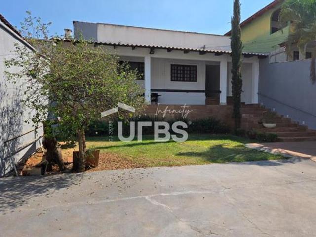 Sobrado à venda no Setor Jaó R$ 850 mil, com 4 Quartos, terreno 375 m2