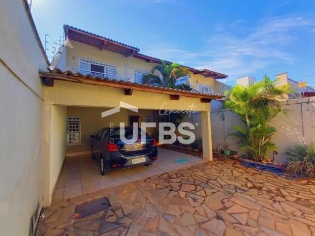 Sobrado à Venda no Setor Sudoeste – 4 Quartos, 2 Suítes e Área de Lazer | R$ 650 Mil