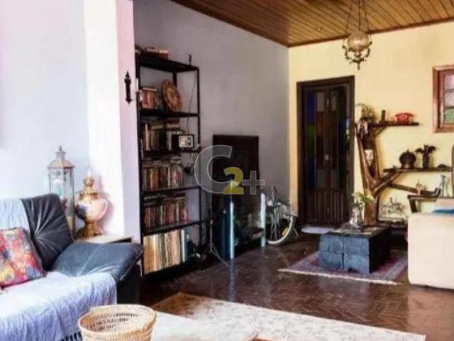 Sobrado à venda no Pacaembu com 4 quartos e 3 vagas