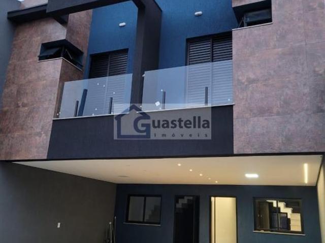 Sobrado à Venda no Parque Oratório, Santo André – 3 Dorms, 150m²