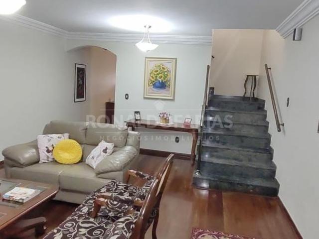 Sobrado à Venda no Parque América com 3 Dormitórios 1 Suíte e 2 Vagas de Garagem
