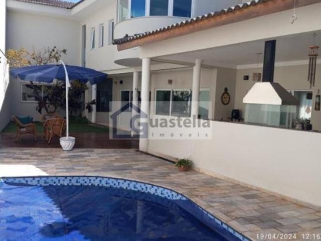 Sobrado à Venda no Parque dos Pássaros, SBC – 4 quartos sendo 3 Suítes, 450m²