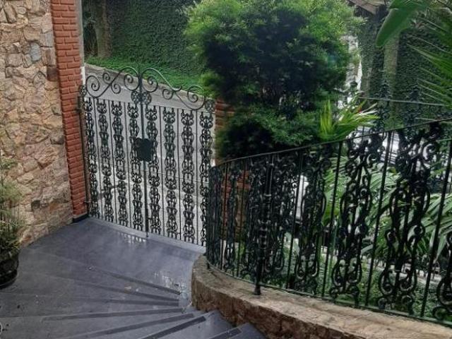 Sobrado A Venda No Parque dos Principes 4 Quartos