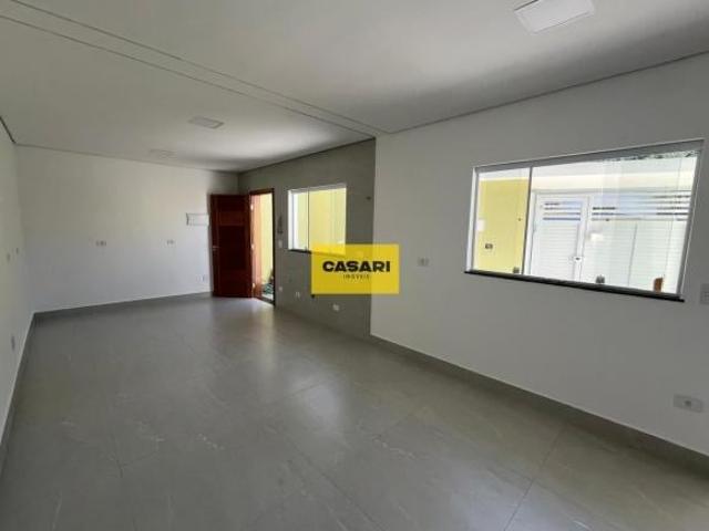 Sobrado à venda no Parque Jaçatuba em Santo André | 2 Suítes, Terraço e 2 Vagas – 76m²