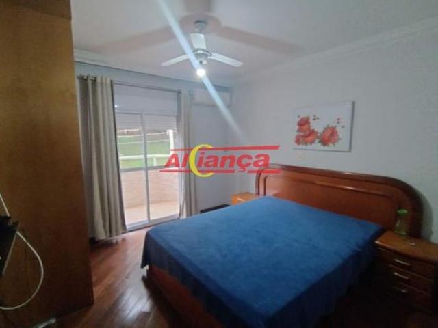 Sobrado à Venda no Parque Renato Maia Guarulhos 3 dorm, suite, 04 vagas