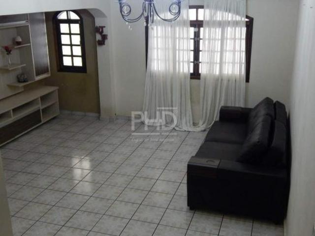 Sobrado à Venda no Parque Terra Nova – 210m², Suíte, Churrasqueira e 3 Vagas de Garagem