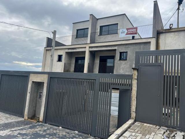 Sobrado a venda no Pilarzinho com 3 Dormitórios 3 Vagas Avalia Permuta