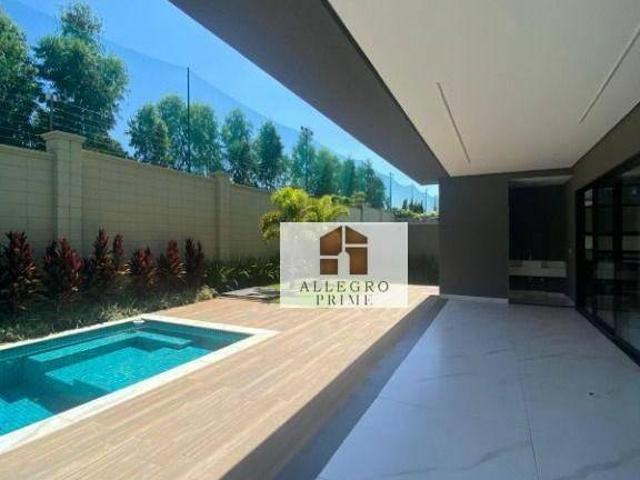 Sobrado à venda no Quinta do Golfe Jardins com 4 suítes e 2 vagas de garagem / Próximo ao Iguatemi