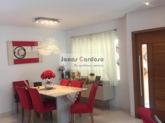Sobrado a venda no renomado Condomínio Aruã, com 4 quartos sendo todos suítes, 3 salas, cozinha plan