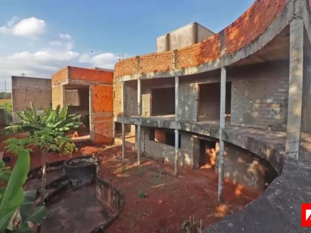Sobrado à Venda no Residencial Dona Margarida em Santa Bárbara d'Oeste com 3 Suítes e Vaga para 4 Ca