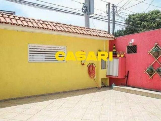 Sobrado à venda no Rudge Ramos – 3 dormitórios, suíte, área gourmet e 6 vagas – 248m²