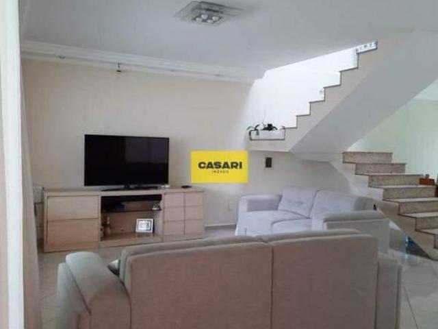 Sobrado à Venda no Rudge Ramos com 208m², 3 Dormitórios 2 Suítes e 4 Vagas
