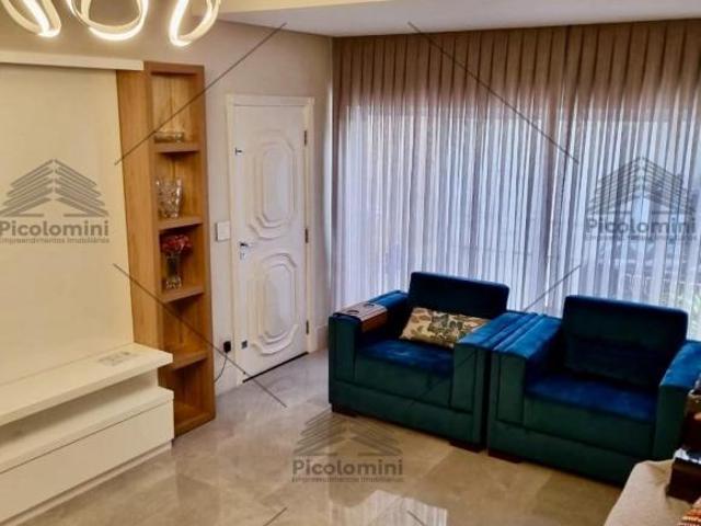 Sobrado à venda no Tatuapé, 270 m², 03 quartos, 01 suite com closet, ampla sala, cozinha americana m