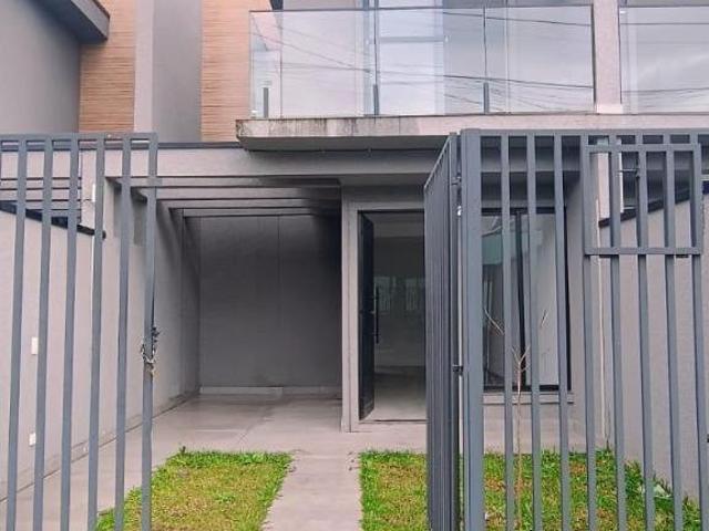 SOBRADO À VENDA NO TATUQUARA FINANCIA!