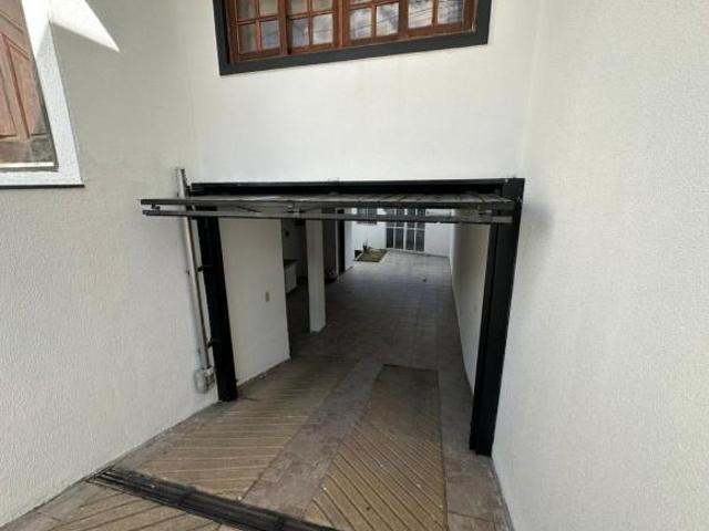 Sobrado a venda no Tarumã