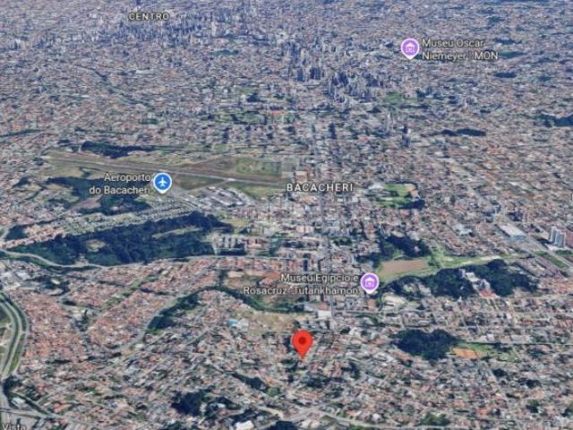 Sobrado à Venda no Tingui, Curitiba 3 Quartos, 4 Banheiros, Lareira e Churrasqueira