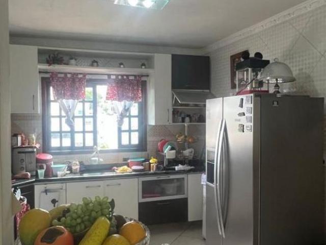 Sobrado A Venda No Veloso Com 3 Quartos