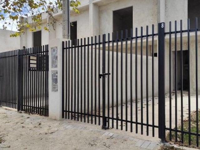 Sobrado à venda no Vitória Régia, com 03 quartos