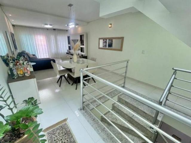 Sobrado à venda no Vila Bastos, Santo André | 3 quartos, 2 suítes, 3 vagas