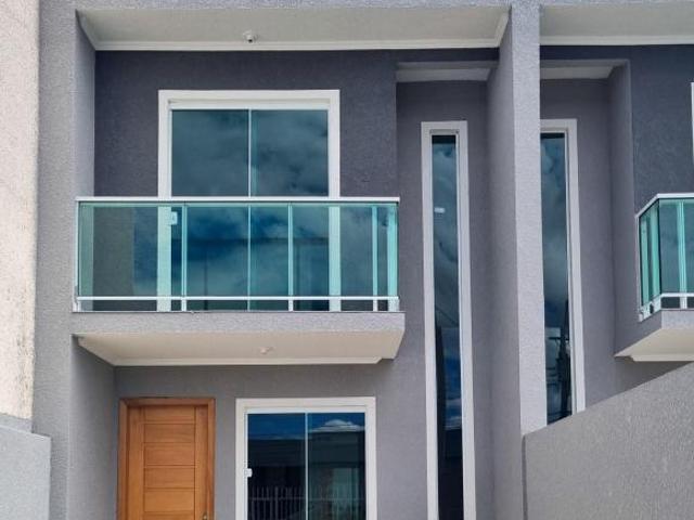 Sobrado à venda na Cidade Industrial, Curitiba PR: 3 quartos, 1 sala, 2 banheiros e 82m² Imperdíve