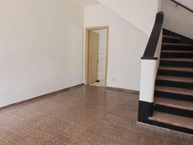 Sobrado à venda na Água Fria com 2 dormitórios e 2vagas. Abaixo da avaliação