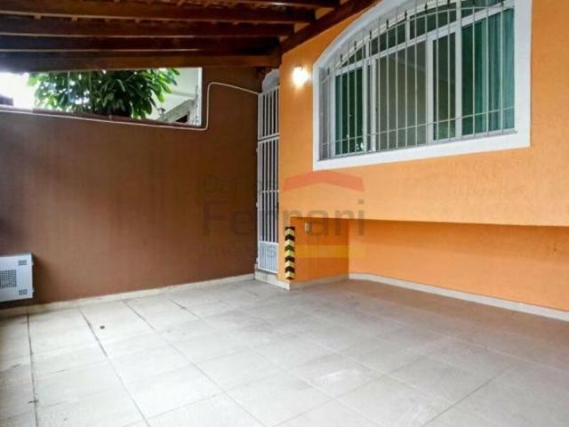 Sobrado à venda na Água Fria com 3 dormitórios sendo 1 suite, 2 vagas de garagem!