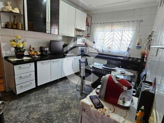 Sobrado à venda na Água Rasa com 2 casas, 2 vagas