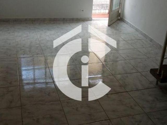Sobrado à venda na Mooca, com 2 quartos, sem vaga 54m²