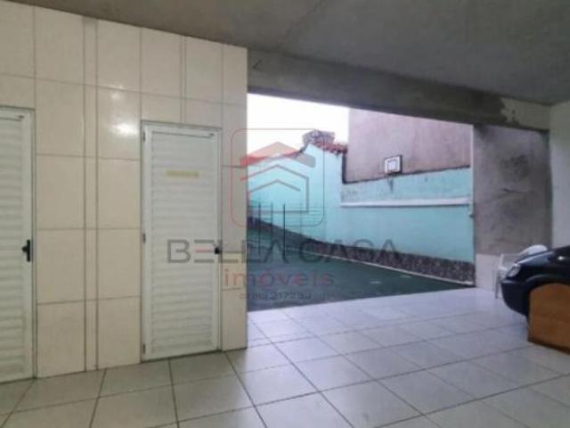 Sobrado a venda na Mooca com 4 quartos, quintal e churrasqueira