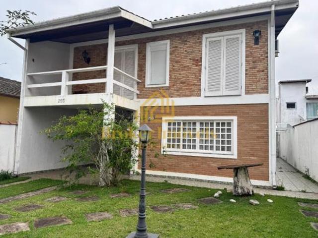 Sobrado à venda na Martim Caraguatatuba