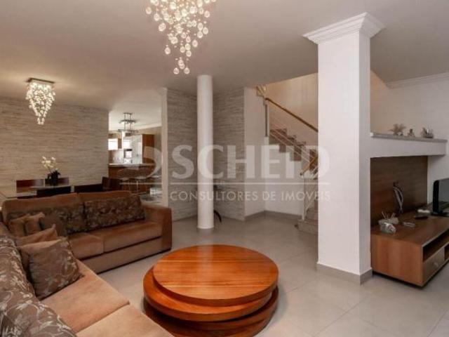 Sobrado á Venda na Saúde com 408m², 4 quartos sendo 2 suítes, 4 vagas
