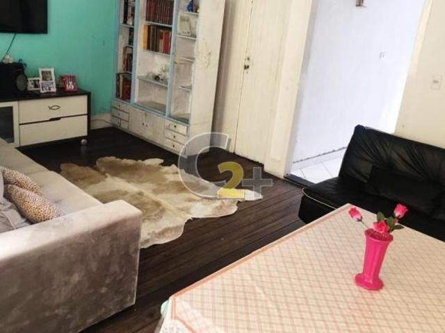 Sobrado à venda na Santa Cecília com 3 quartos sem vaga