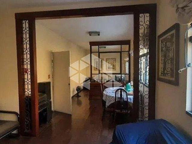 Sobrado à venda na Parada Inglesa com 332m², 4 dormitórios e 8 vagas