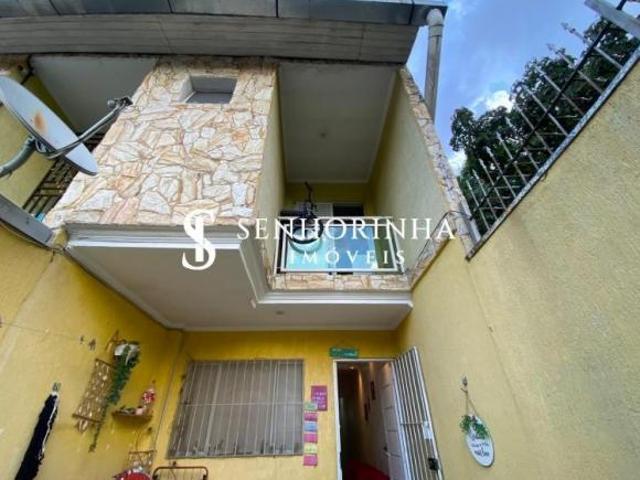 Sobrado à venda na Penha com 240m², 3 dormitórios 1 suíte, 2 salas, churrasqueira, quintal e 2 vag