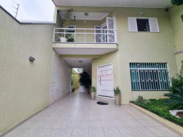 Sobrado a venda na Penha com 4 dormitórios sendo 2 suítes com 2 vagas de garagem